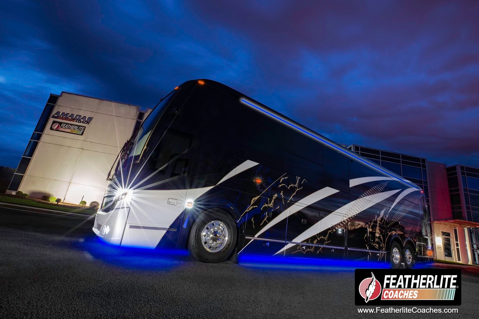 2025 Featherlite Coaches #1356 - "Kapalua"